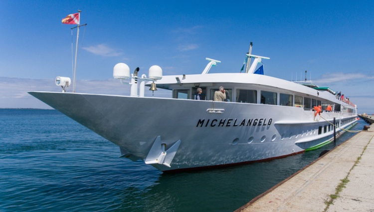 MS Michelangelo Ship: Italy cruises, cabins & deck plans | CroisiEurope ...