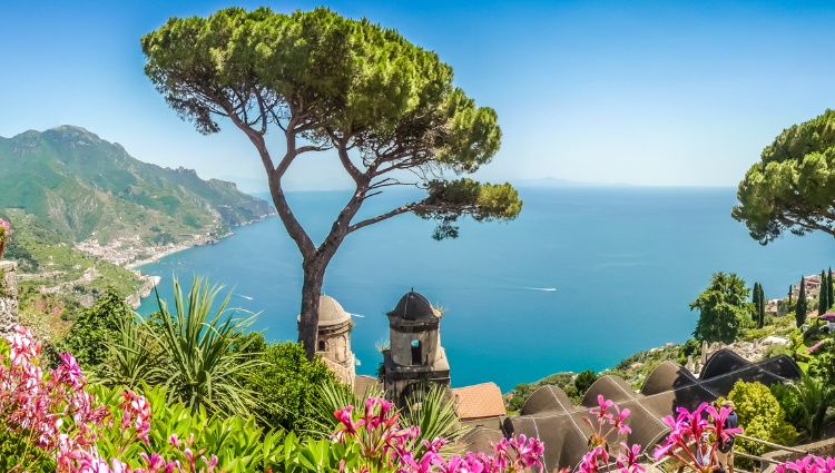 Cruise from Naples on the italian coastline | CroisiEurope Cruises