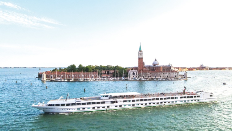 MS Michelangelo Ship: Italy cruises, cabins & deck plans | CroisiEurope ...