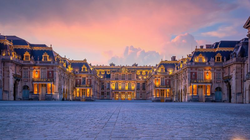 THE HISTORY OF FRANCE FROM PARIS TO NORMANDY Between heritage ...